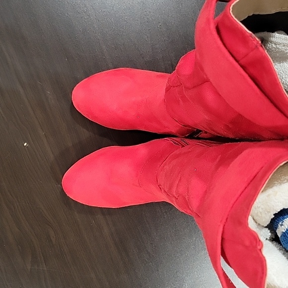 Vero Cuoio | Shoes | Vero Cuoio Red Suede Fashion Boots With Silver ...